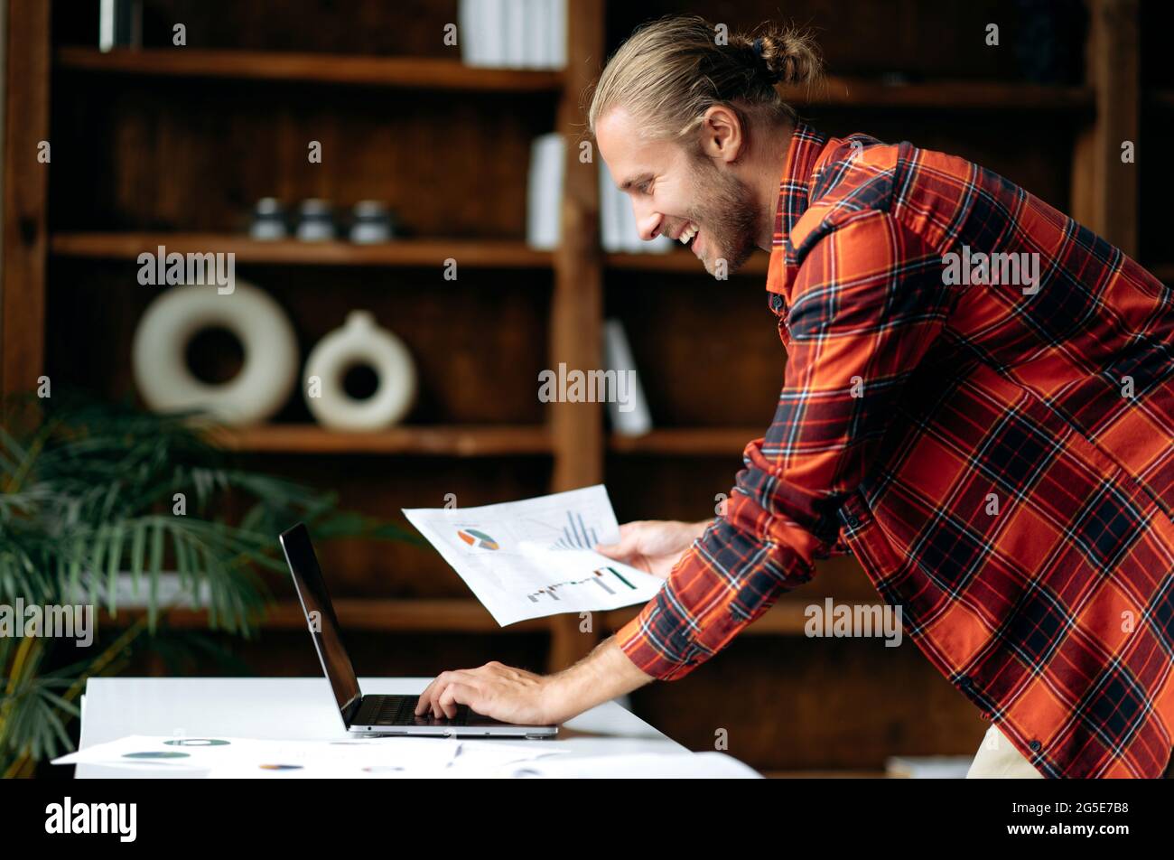 See through business hi-res stock photography and images - Alamy