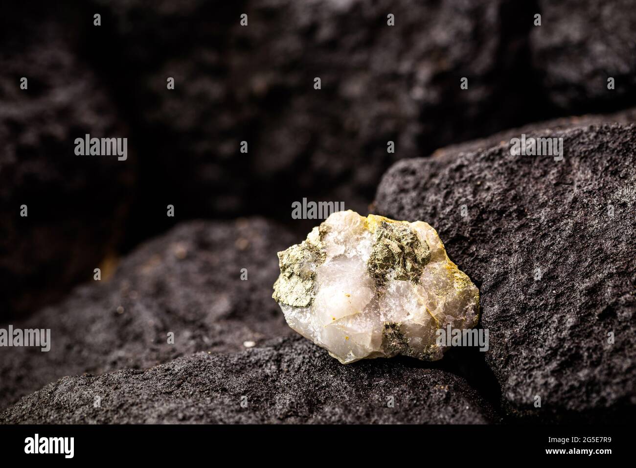Quartz extraction hi-res stock photography and images - Alamy