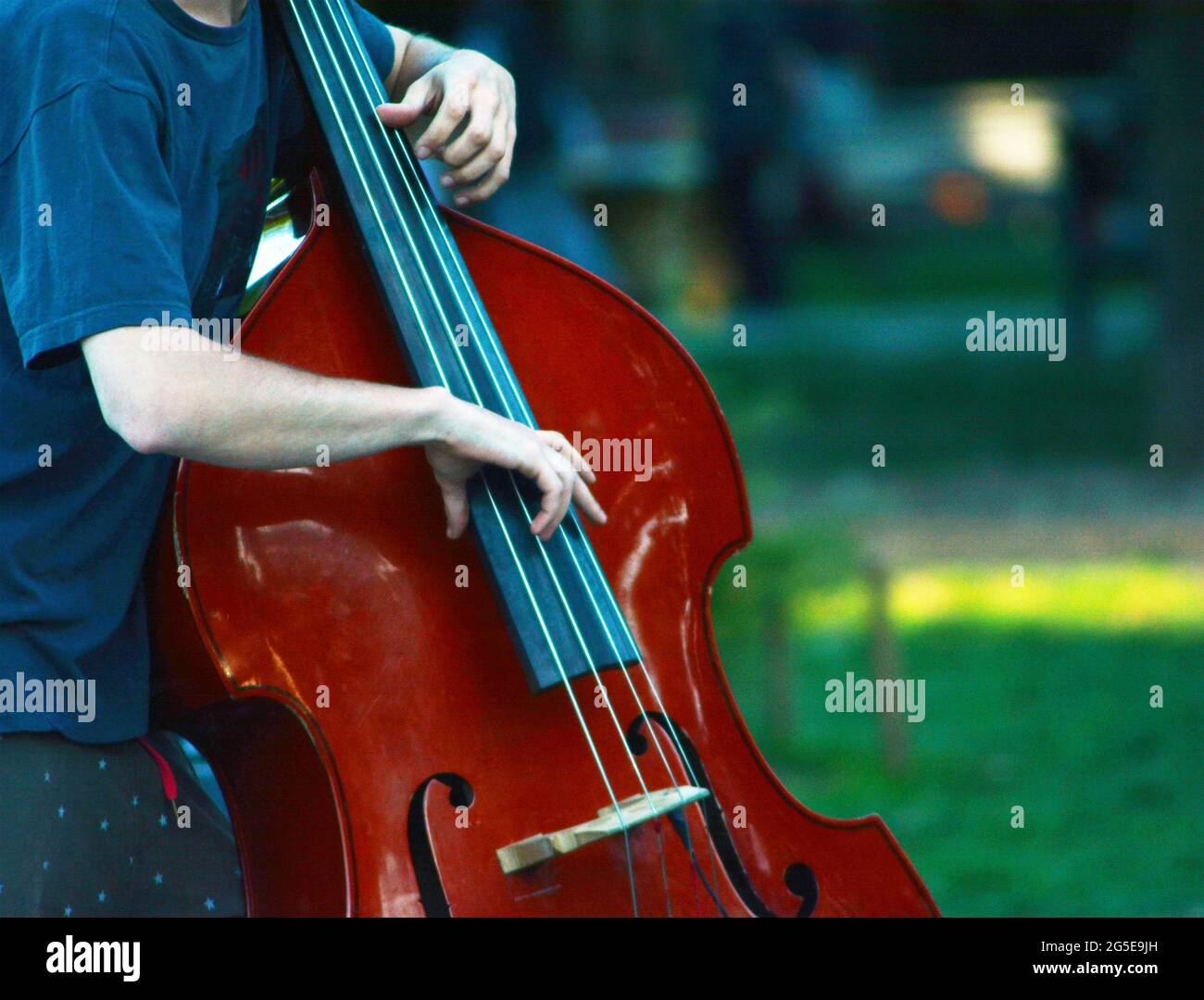 Hands on a bass hi-res stock photography and images - Alamy
