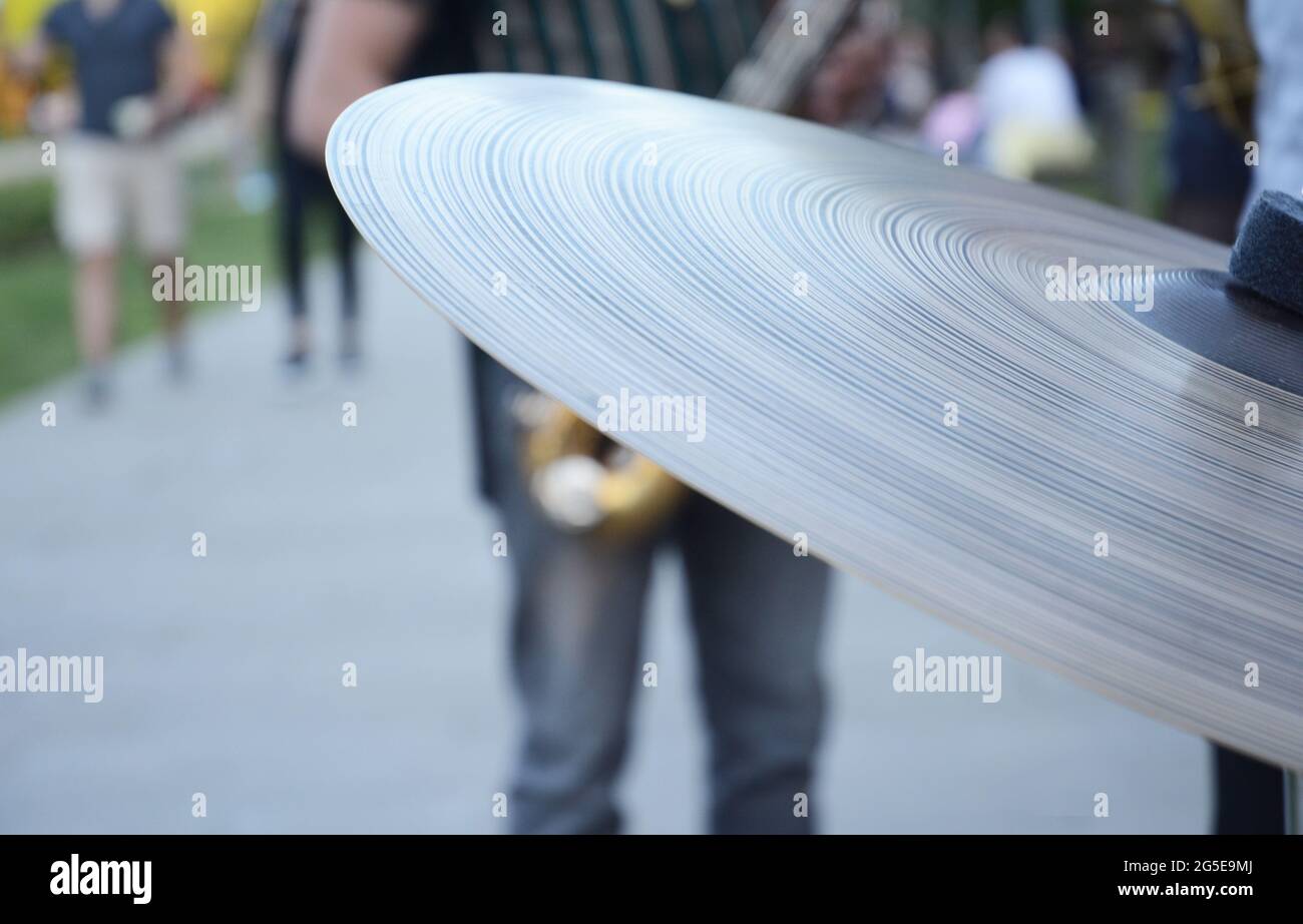 Cymbals in performance hi-res stock photography and images - Alamy