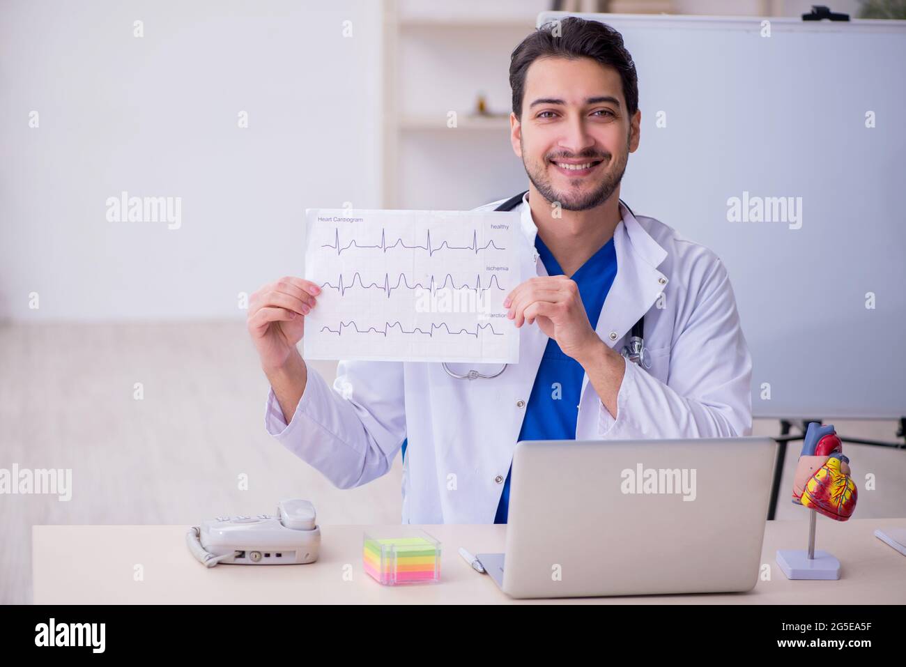 Young doctor cardiologist in the classroom Stock Photo - Alamy