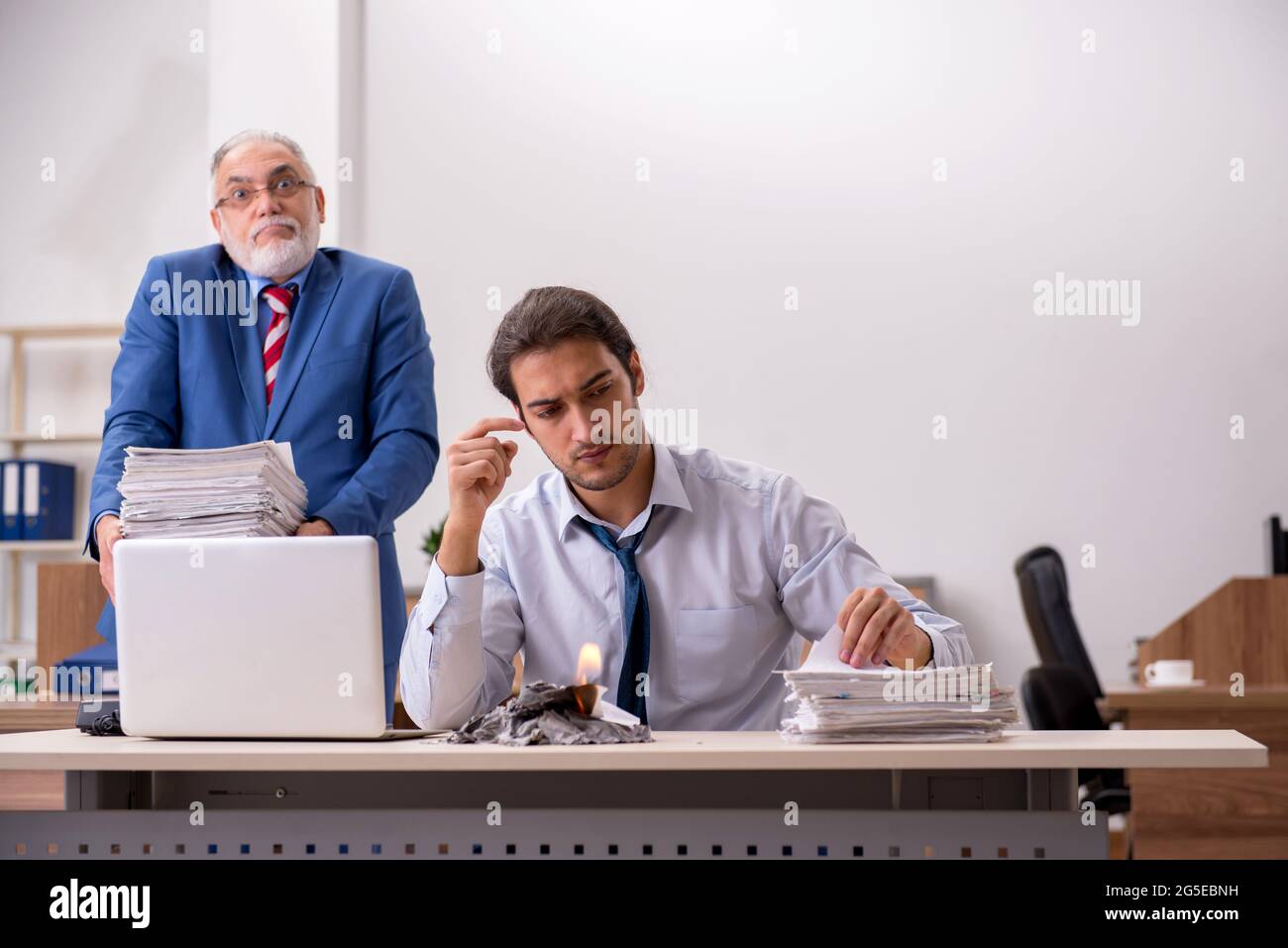 Young old man setting office hi-res stock photography and images - Alamy