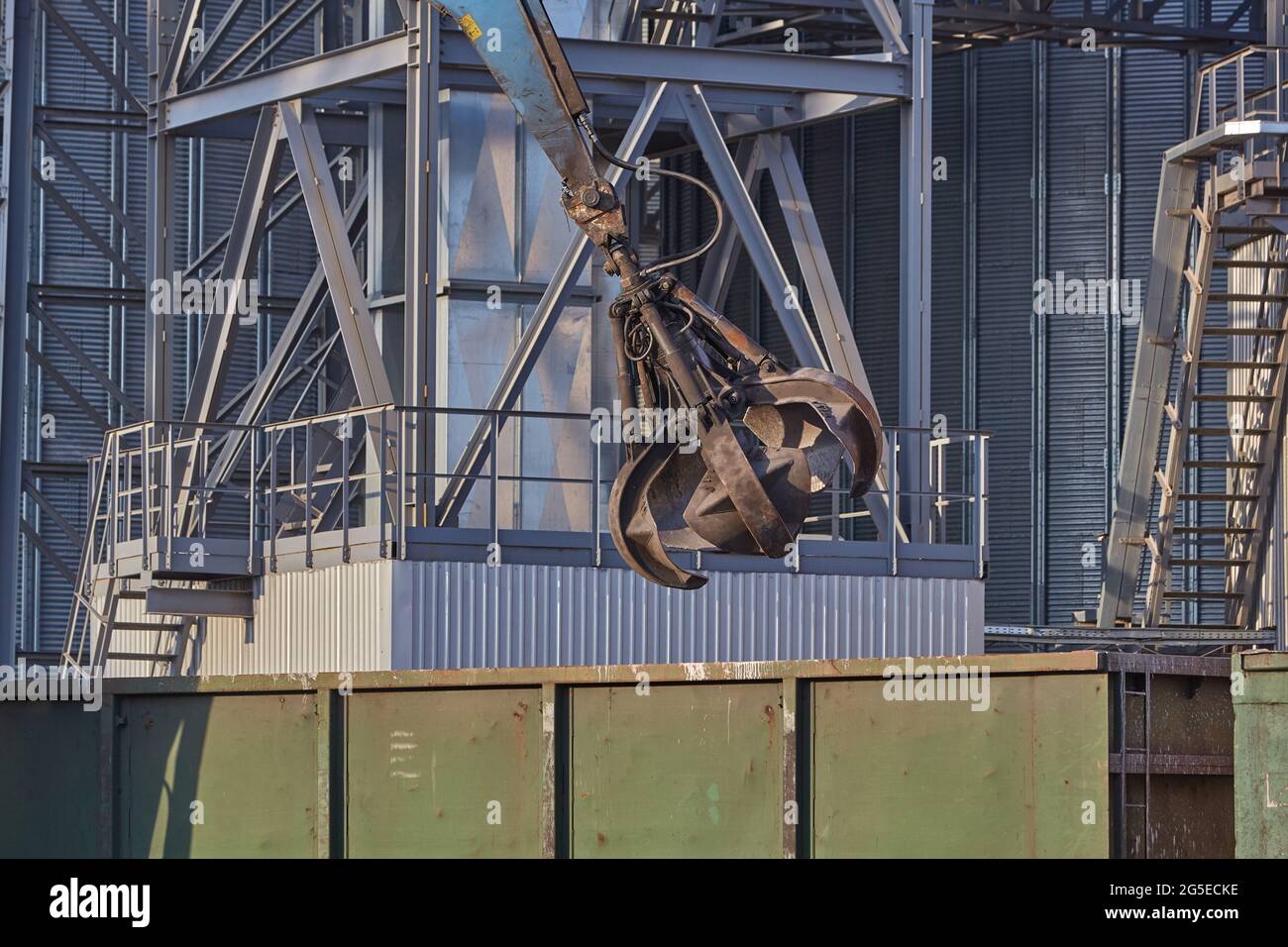 Port terminal of bulk cargo Stock Photo - Alamy