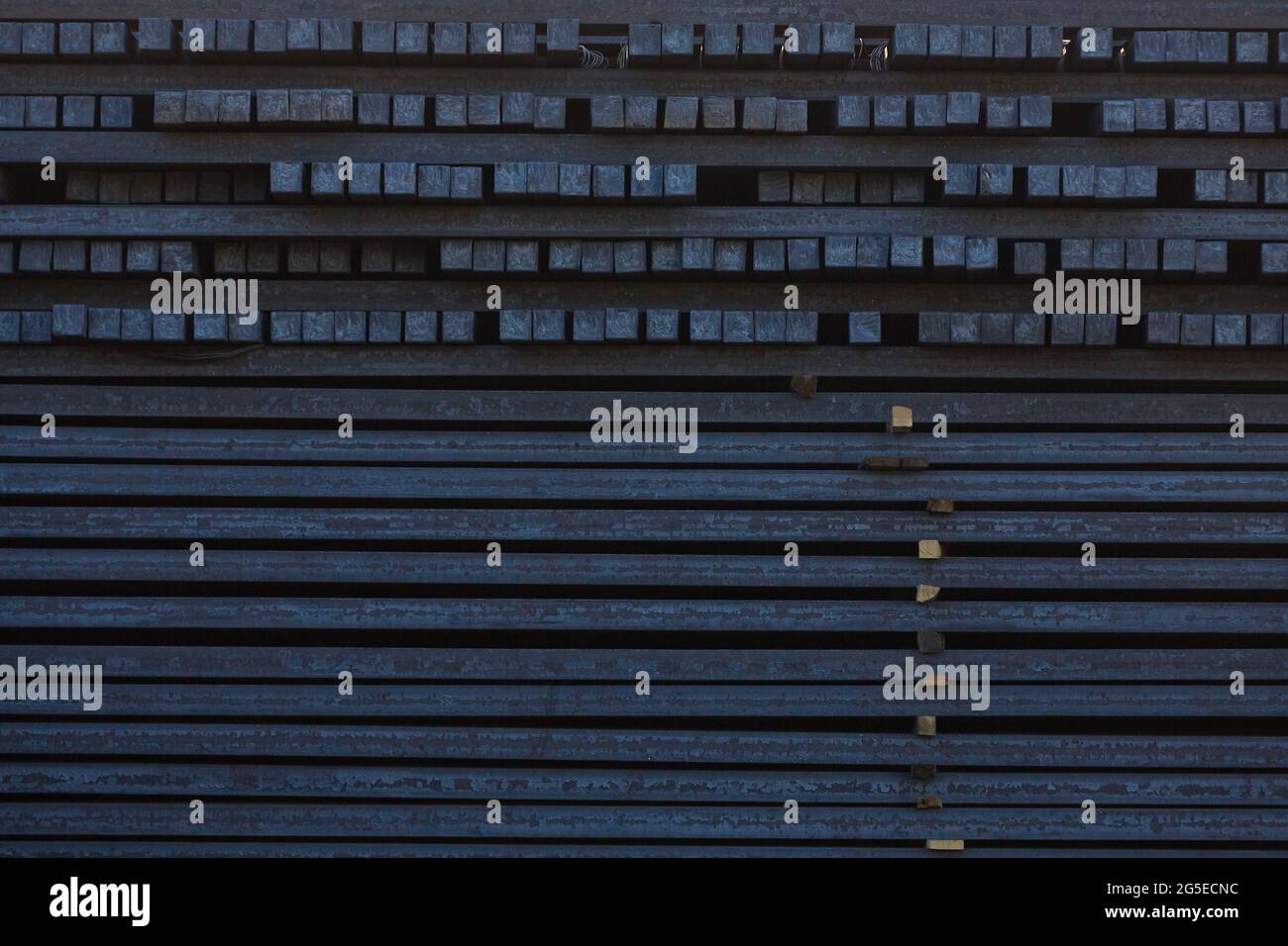 Products shipping cargo goods hi-res stock photography and images - Alamy