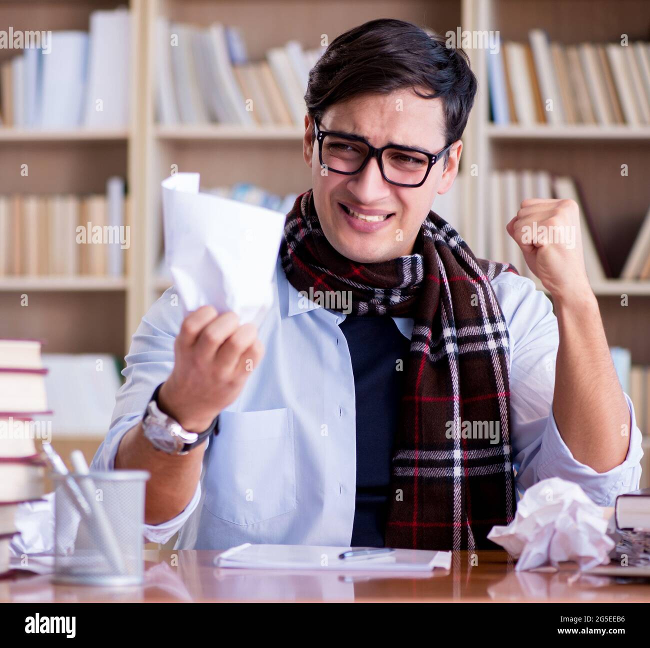 Struggling writer hi-res stock photography and images - Alamy