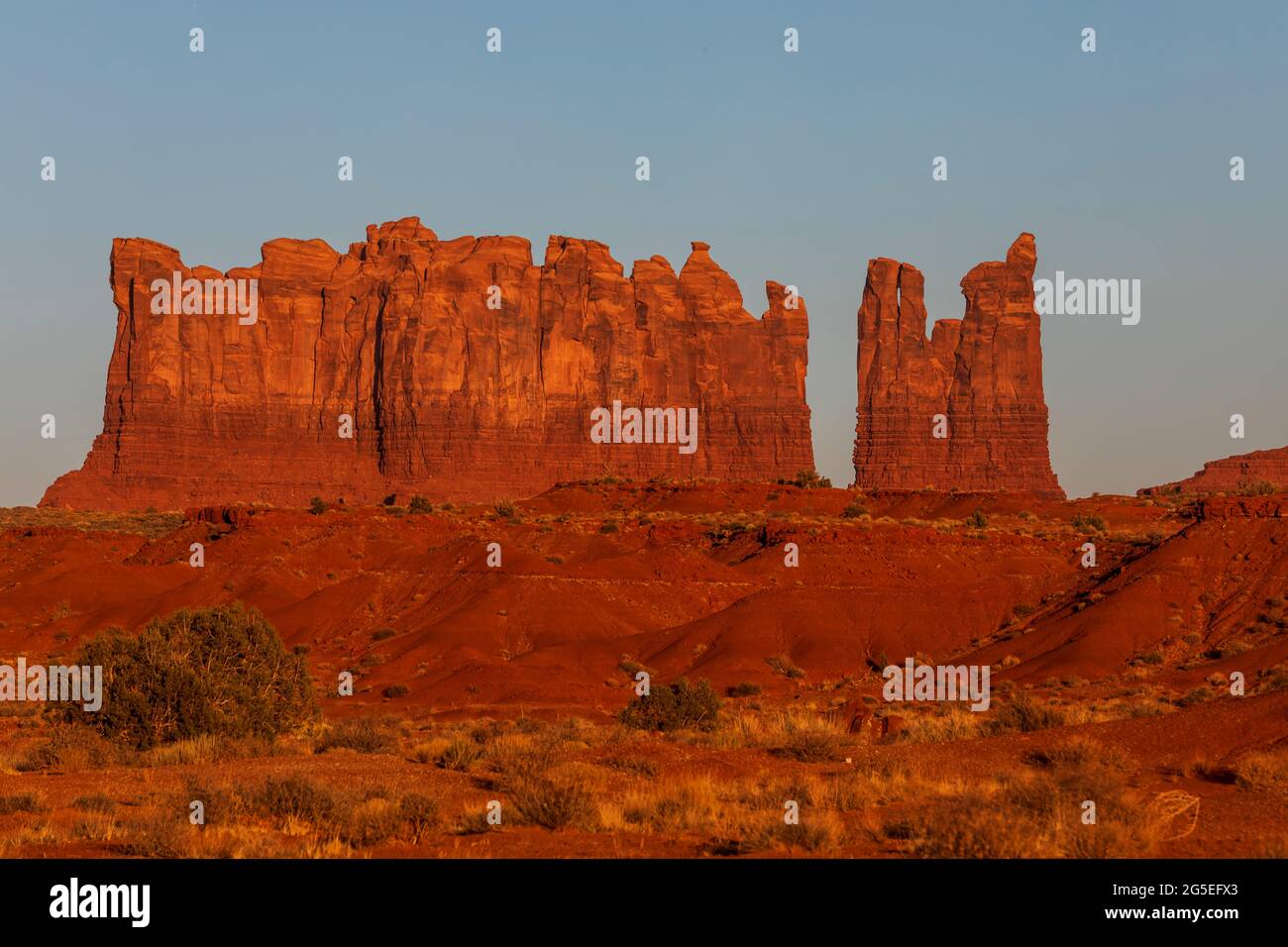Stagecoach and Bear and Rabbit formation in Monument Valley Navajo ...