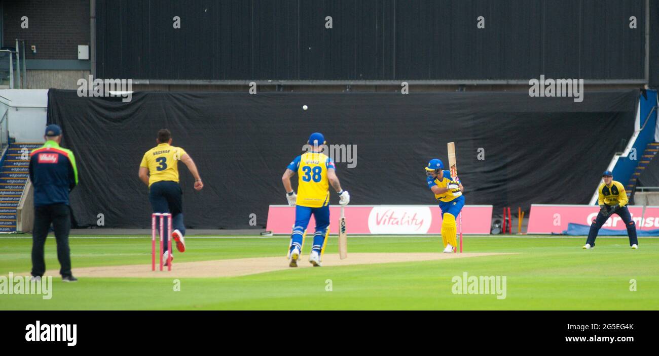 Durham cricket bat hi-res stock photography and images - Alamy