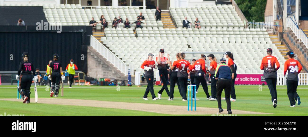 Birmingham, UK. 26th June, 2021. Vipers celebrate taking a wicket Women ...