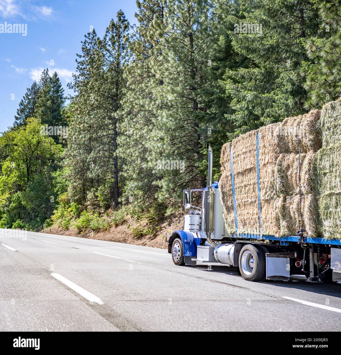 Semi trailer with hay bales hi-res stock photography and images - Alamy