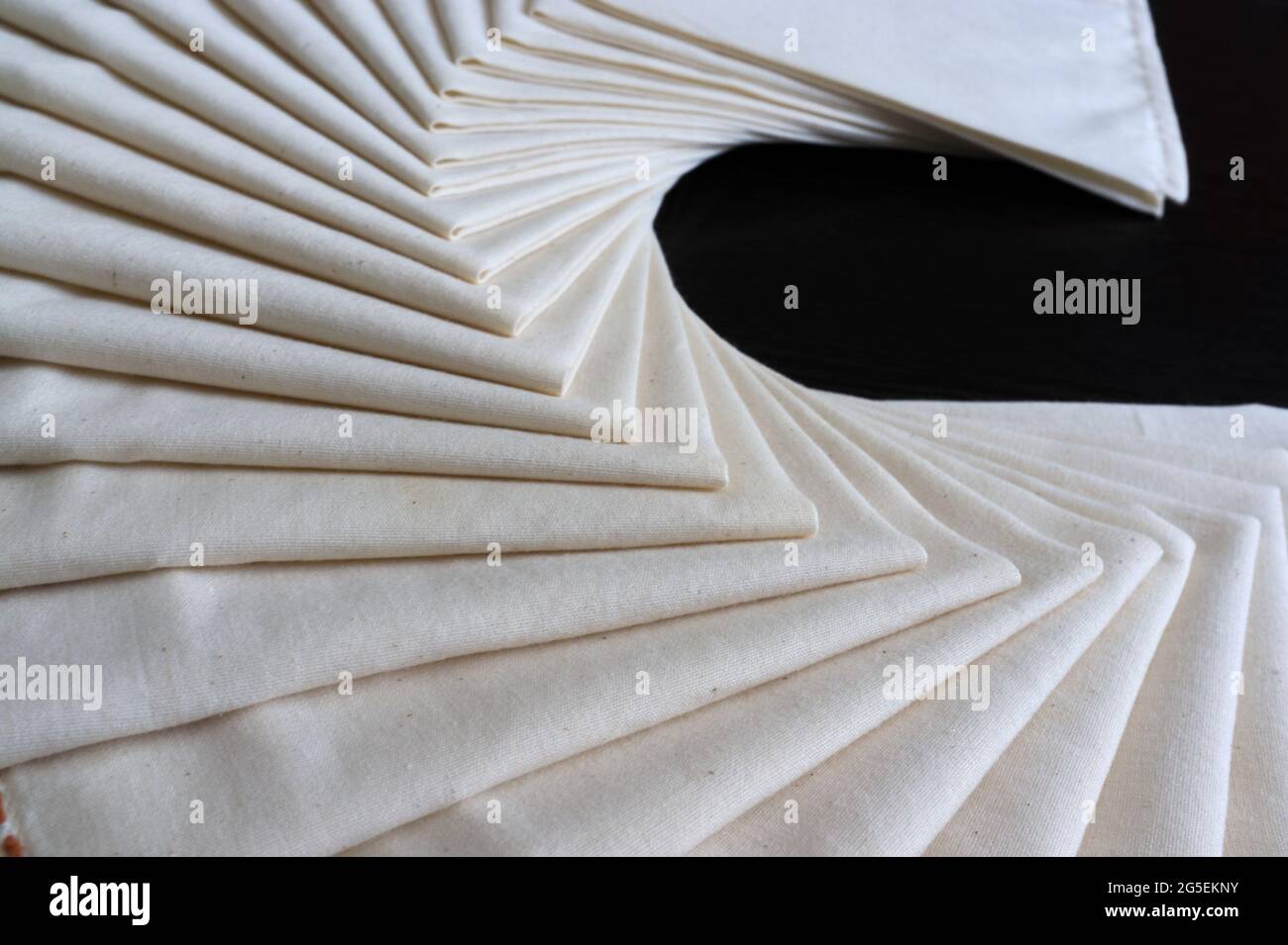 Folded white sheets hi-res stock photography and images - Alamy