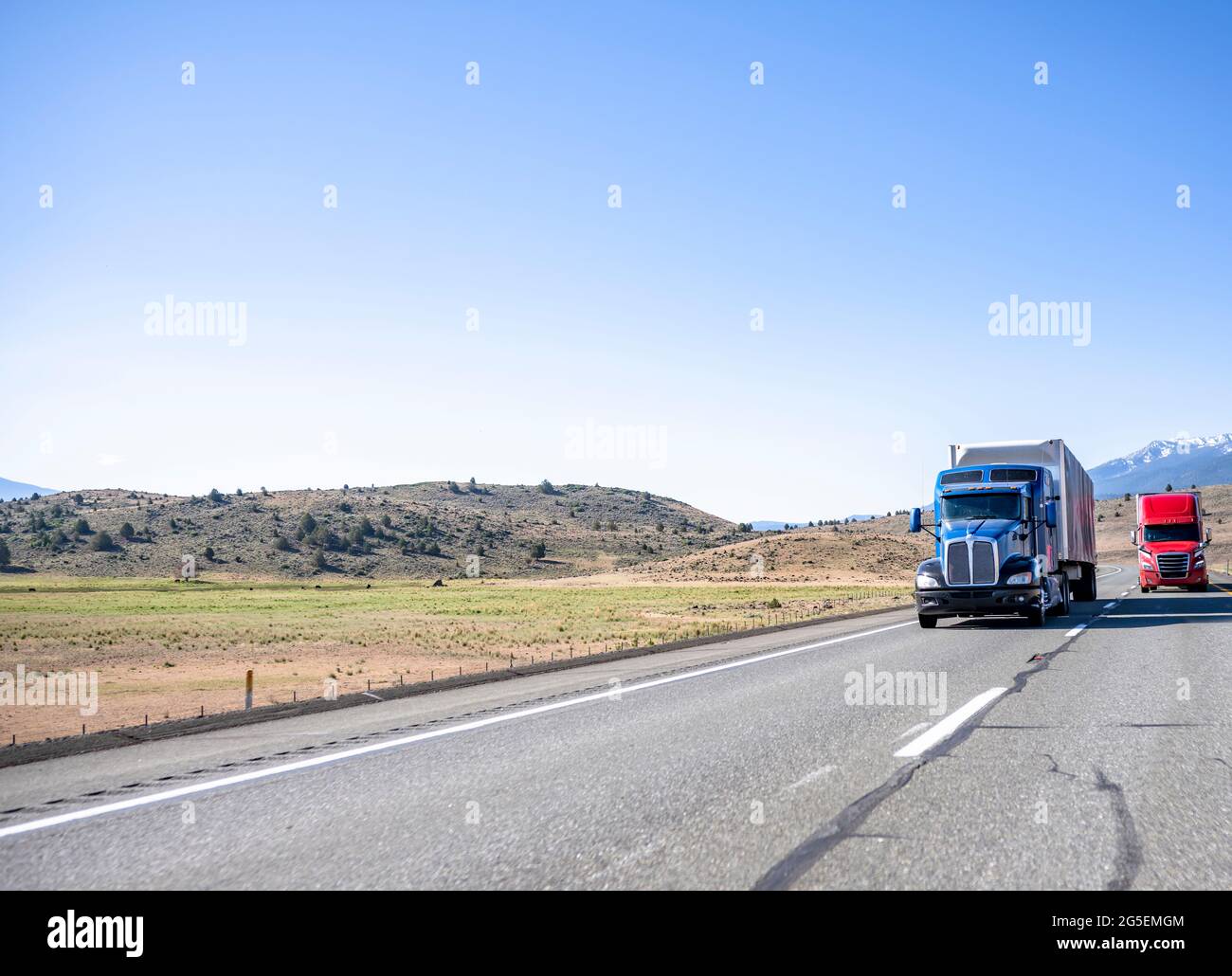 American diesel tractors hi-res stock photography and images - Alamy