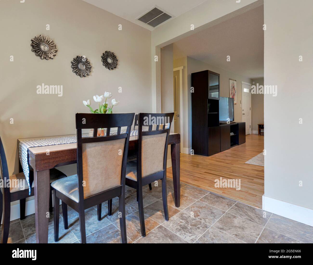 Modern residential dining room interior Stock Photo - Alamy