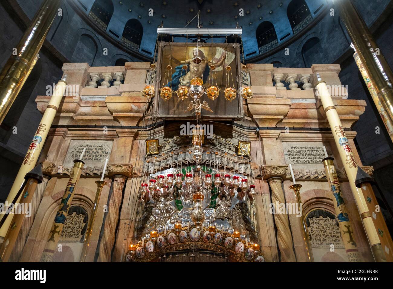 Edicule inside church holy hi-res stock photography and images - Alamy