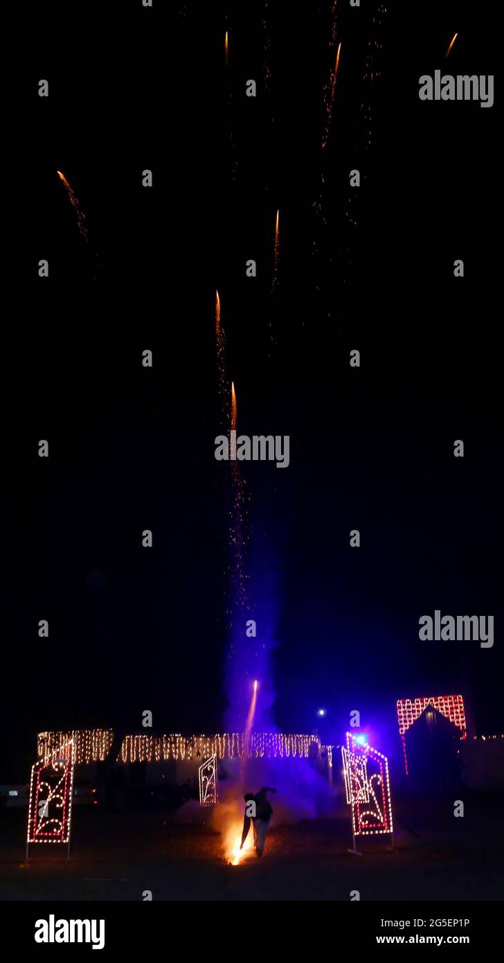 Red firework display hi-res stock photography and images - Alamy