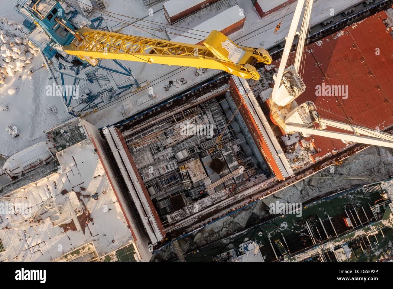 Vessel loading hi-res stock photography and images - Alamy