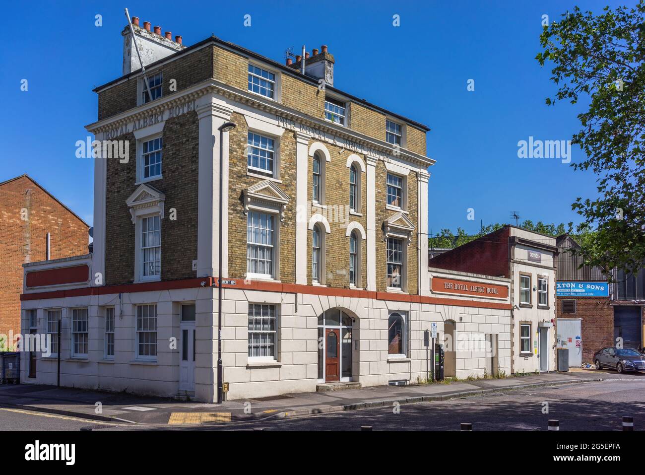 Historical residential building hi-res stock photography and images - Alamy