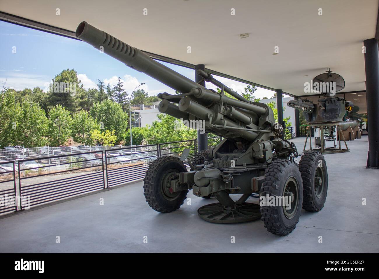 Musée de l'Artillerie DRAGUIGNAN : Obusier de 155mm (howitzer Stock ...