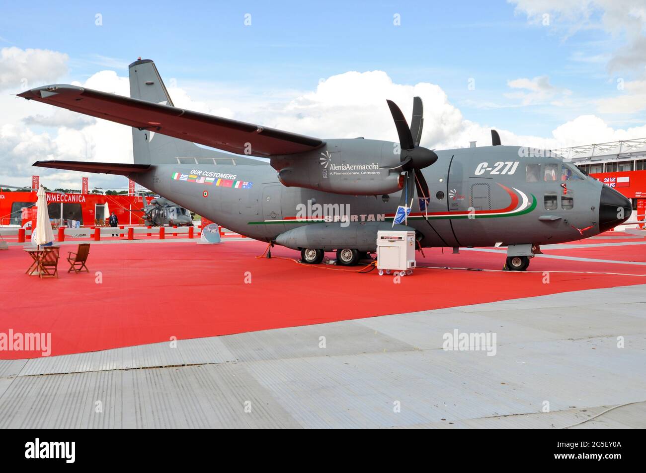 Spartan military transport aircraft hi-res stock photography and images ...