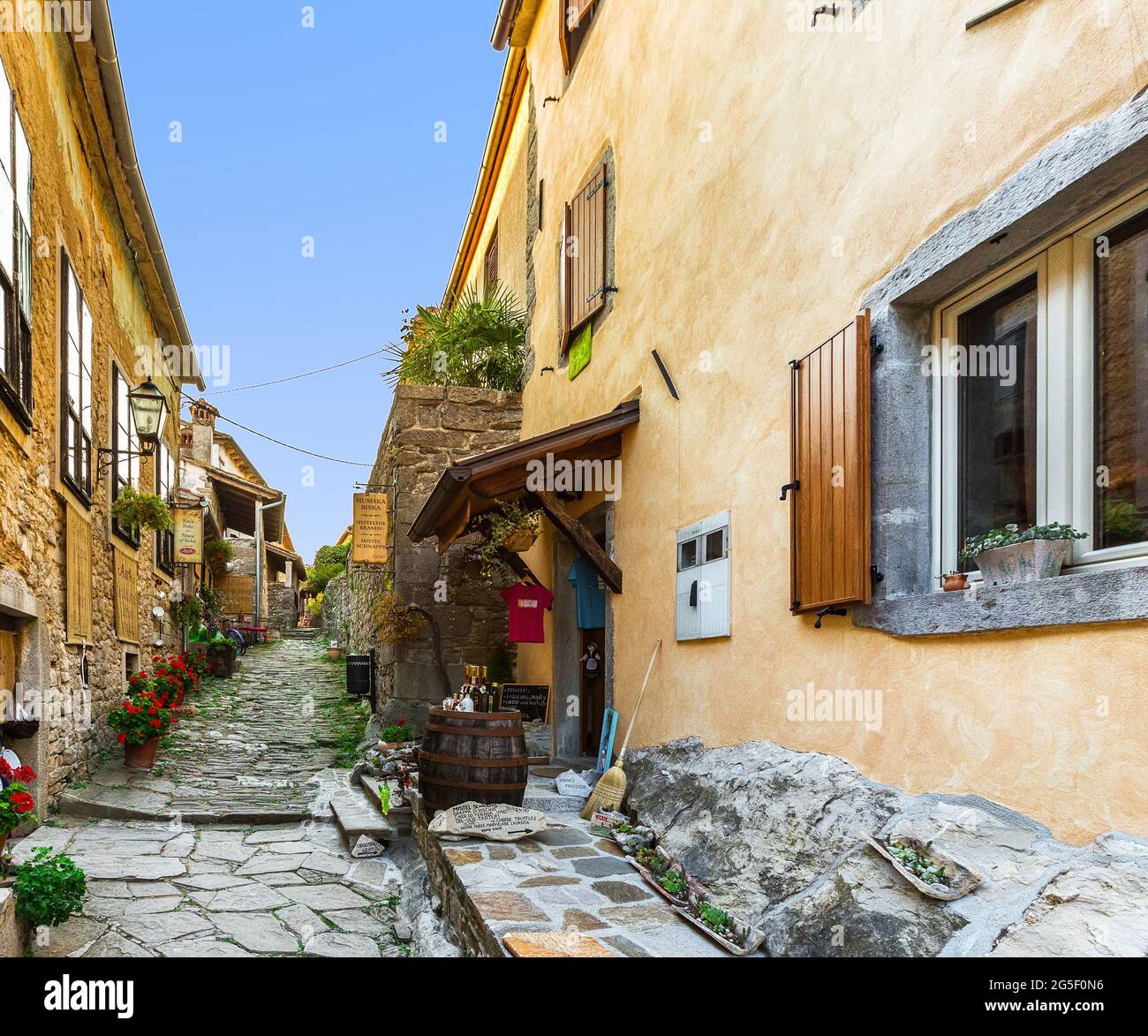 Smallest town in the world hi-res stock photography and images - Alamy