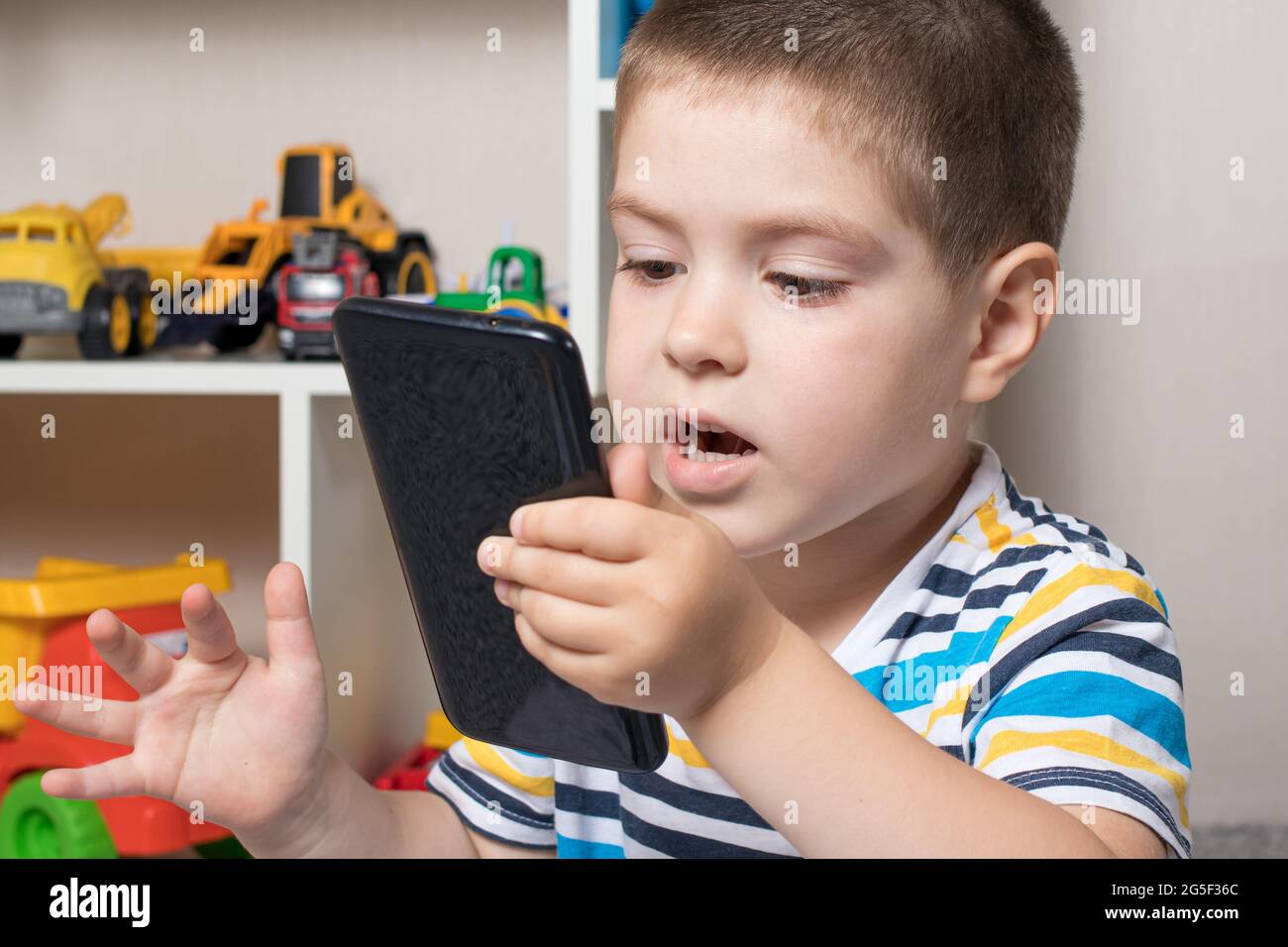 Cartoons by children hi-res stock photography and images - Alamy