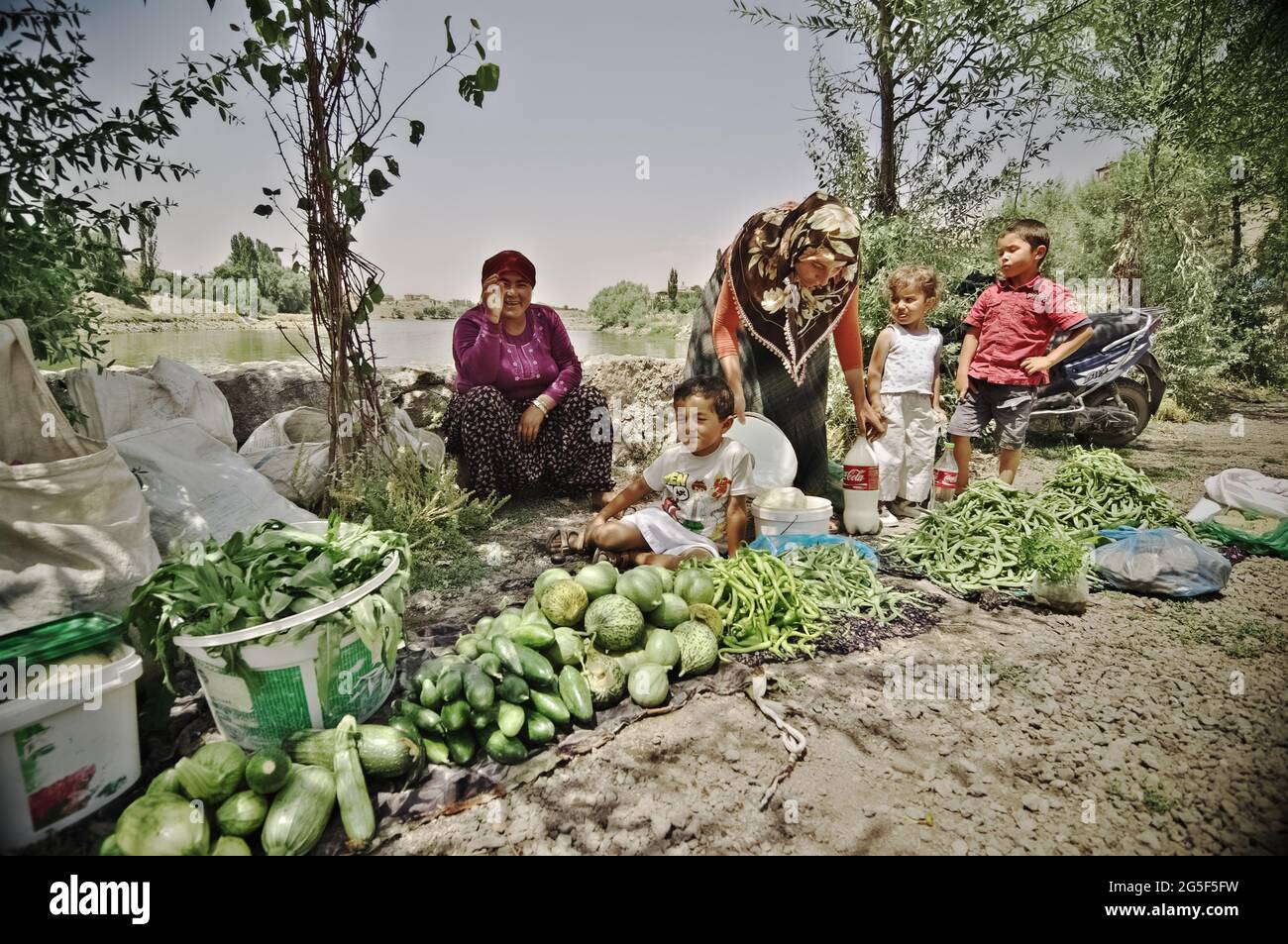 Turkey country turkish people food hi-res stock photography and images ...