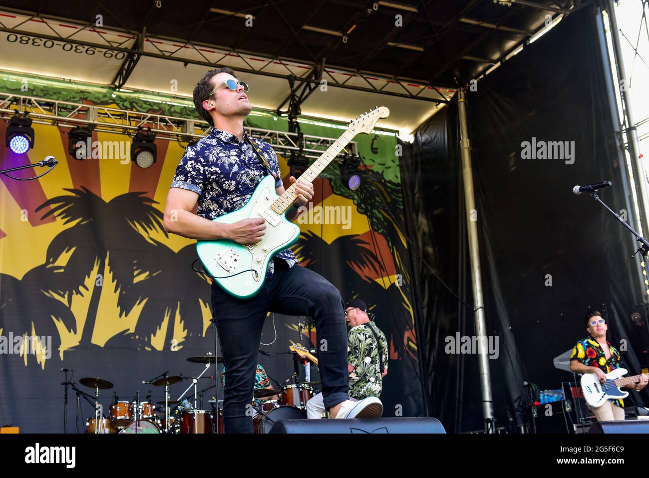 Dub fest hi-res stock photography and images - Alamy