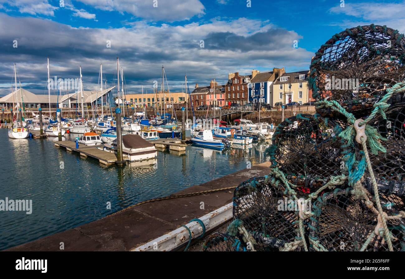 Scotland scottish harbour hi-res stock photography and images - Alamy
