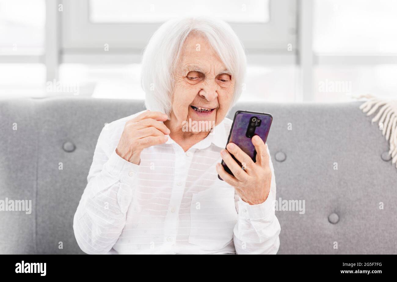 Elderly communication hi-res stock photography and images - Alamy