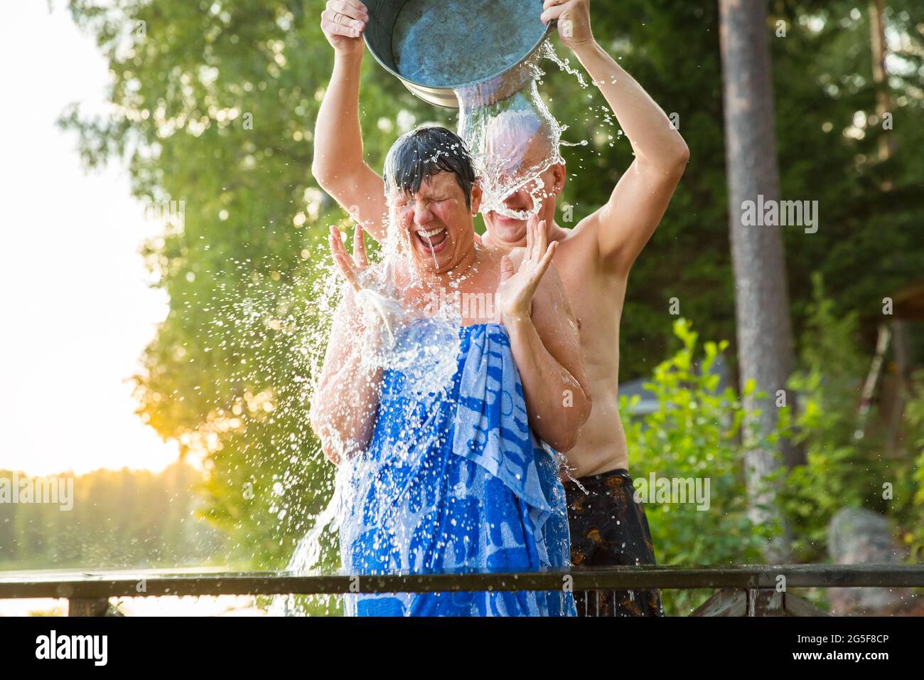 Cottage summer fun family hi-res stock photography and images - Alamy