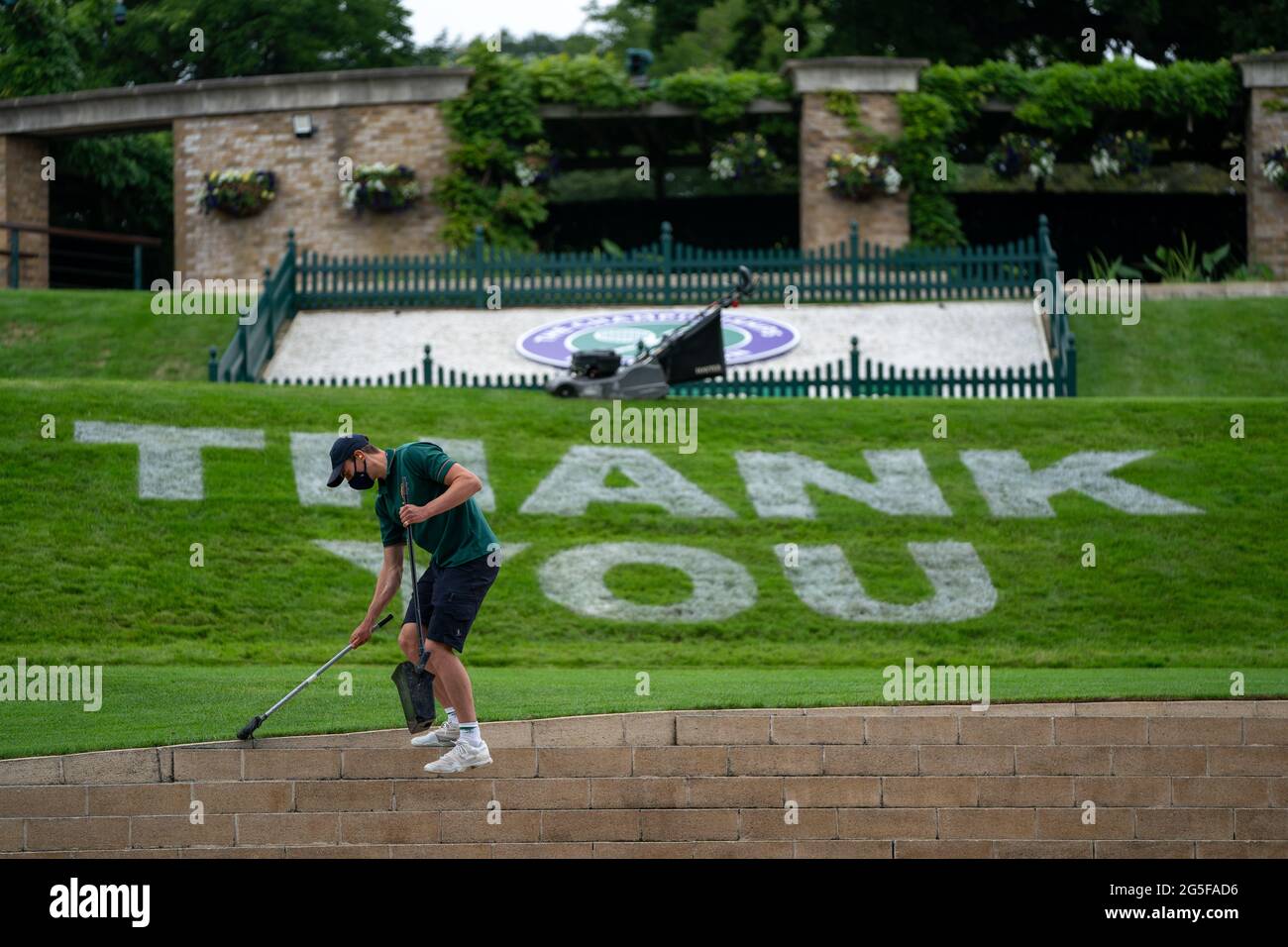 Wimbledon sign 2021 hi-res stock photography and images - Alamy