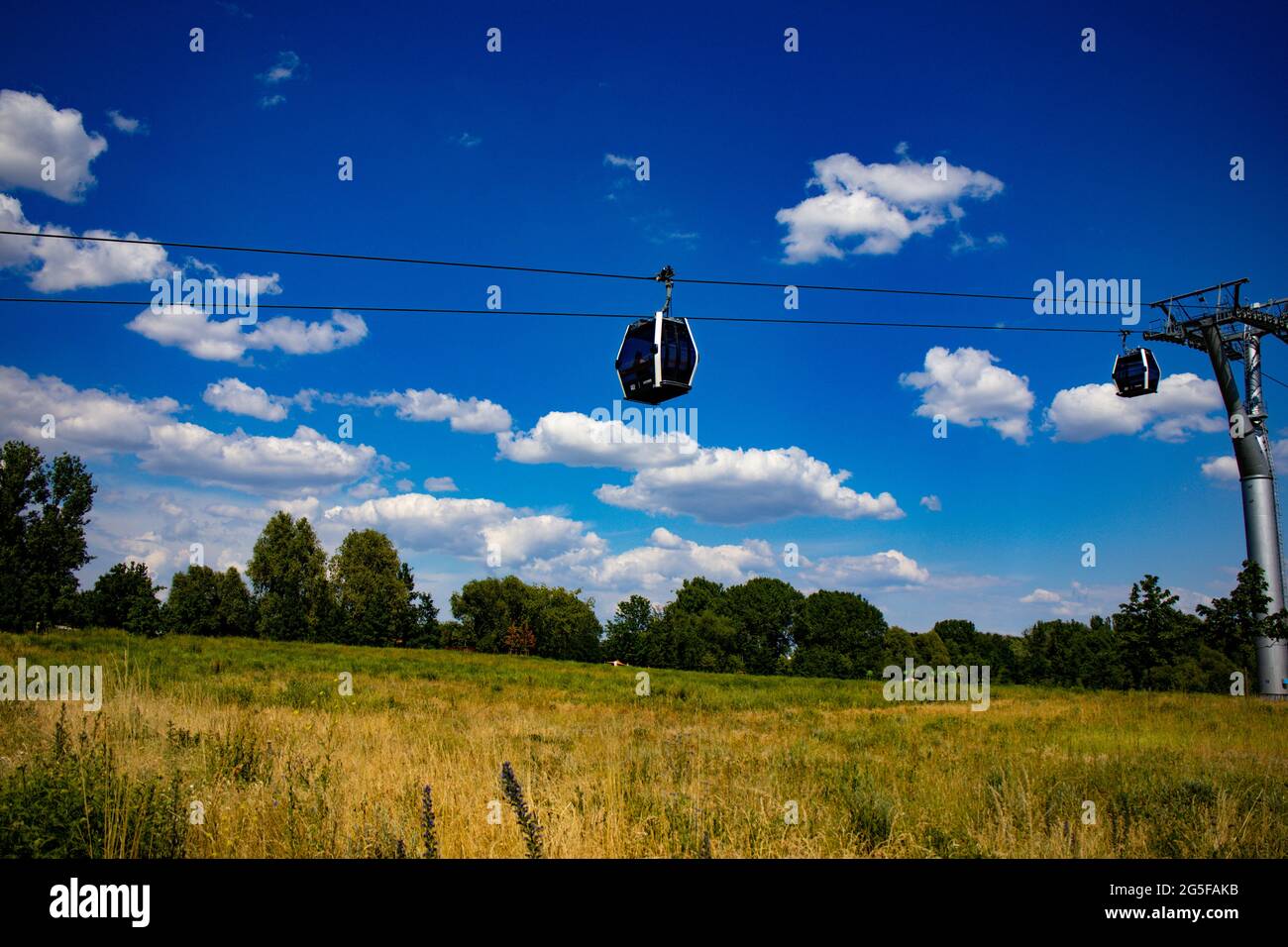 Cable train hi-res stock photography and images - Alamy