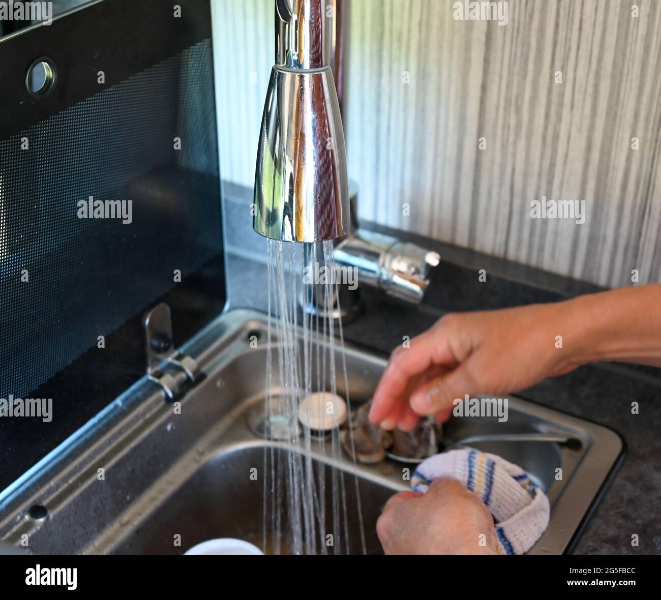 Sink washing up tap hi-res stock photography and images - Alamy