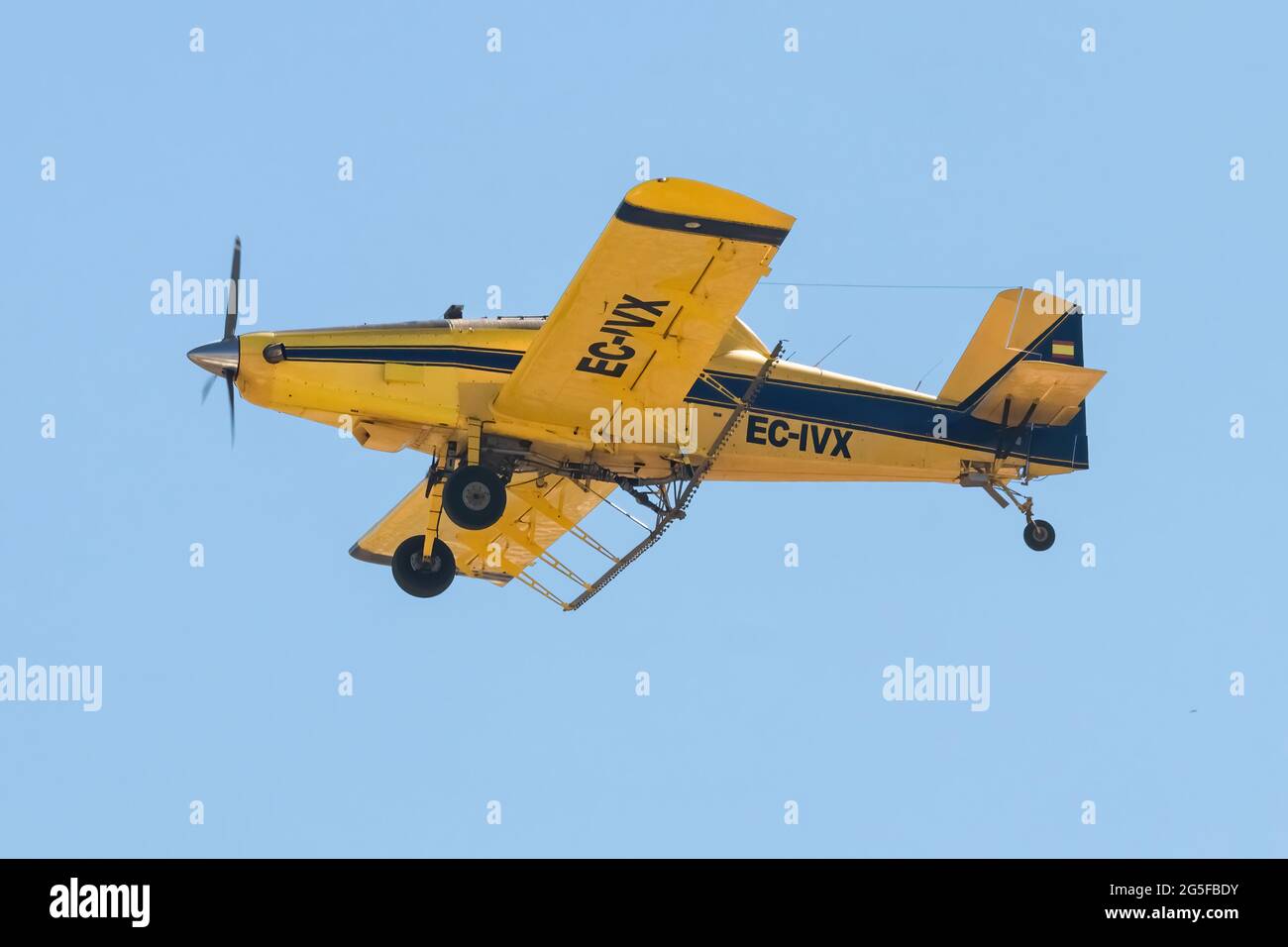 Fumigating plane hi-res stock photography and images - Alamy