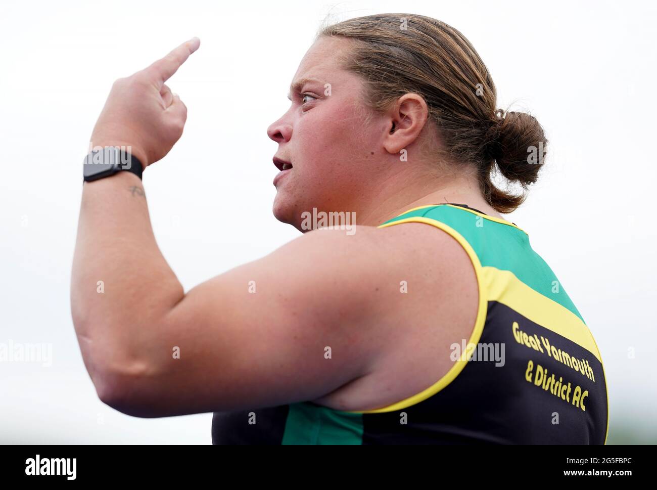 Sophie mckinna reacts hi-res stock photography and images - Alamy