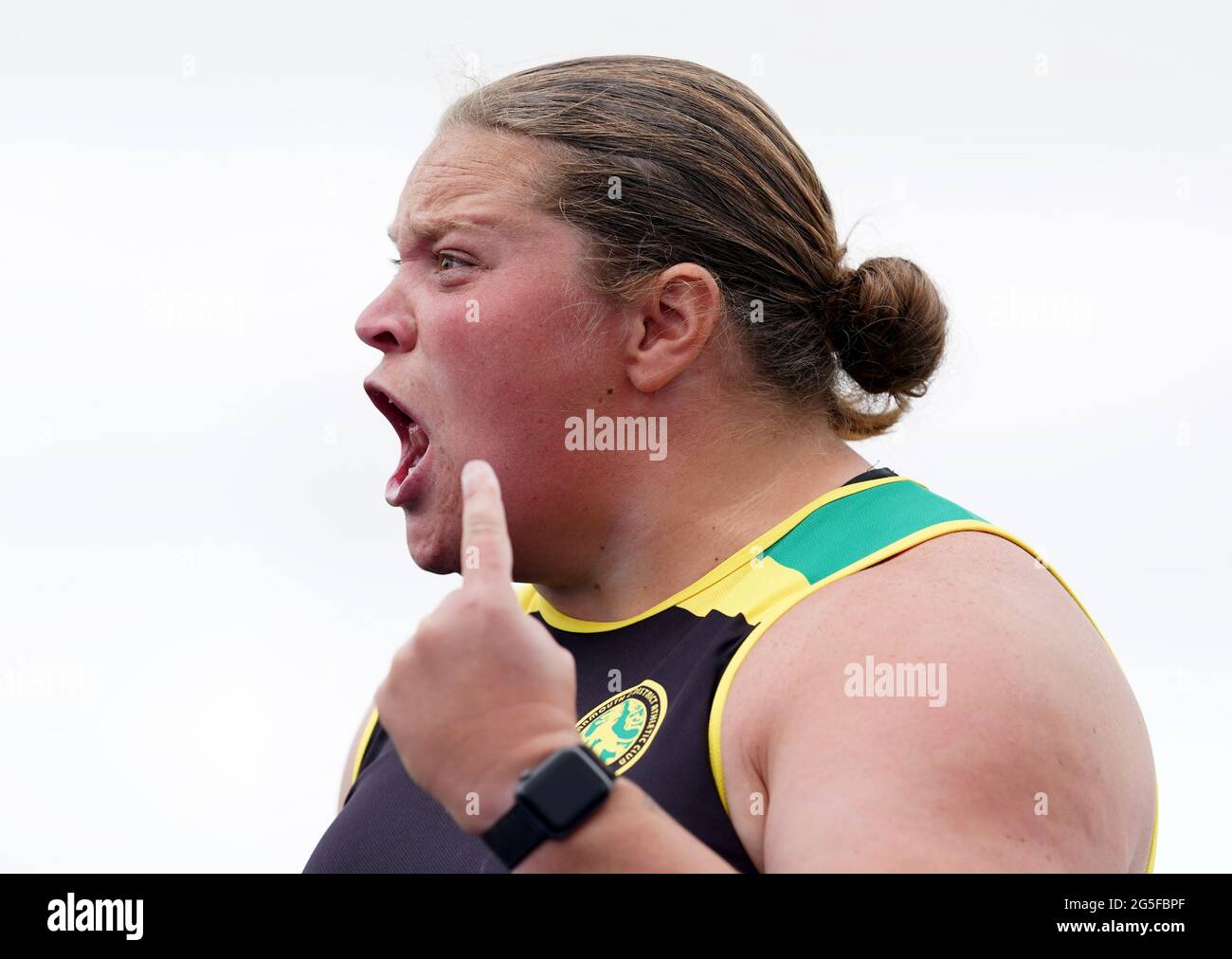 Sophie mckinna reacts hi-res stock photography and images - Alamy