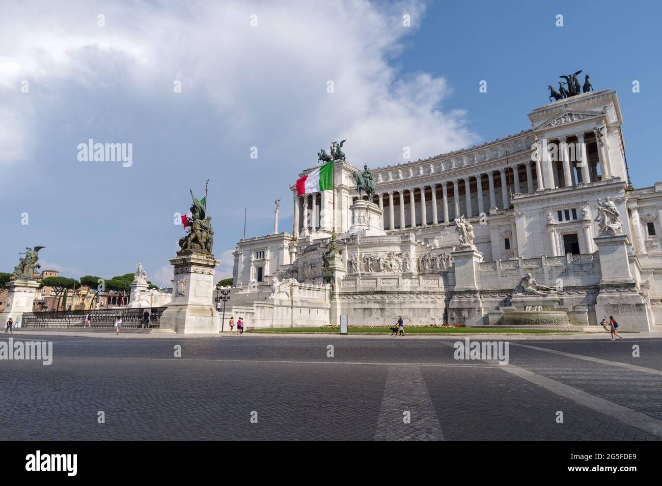 Piazza Venezia in Rome. Monument of Victor Emmanuel also called ...