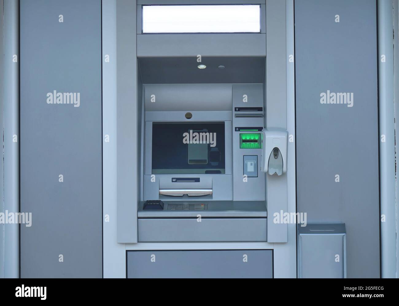 Atm cash machine Stock Photo - Alamy