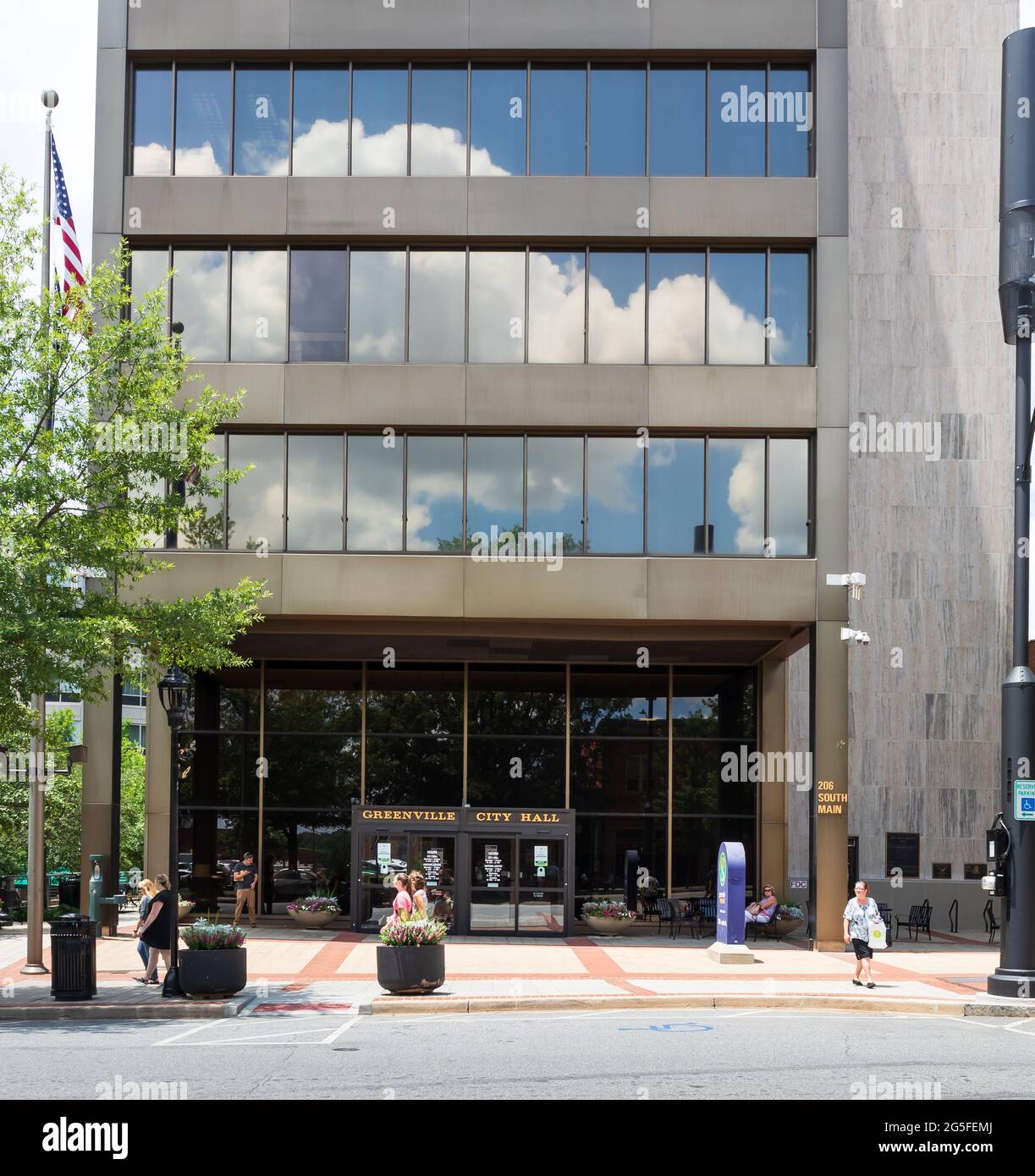 City hall entrance hi-res stock photography and images - Alamy