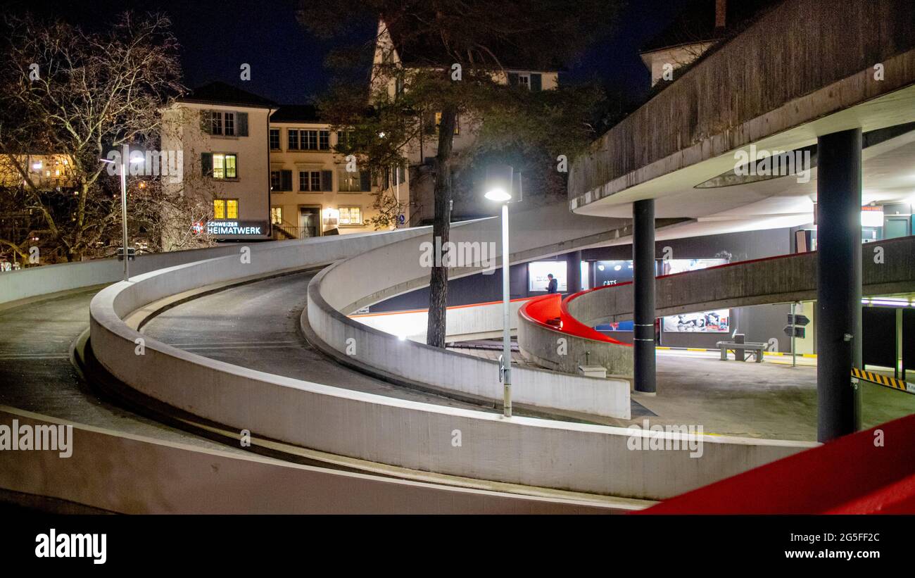 Parking garage with walkway hi-res stock photography and images - Alamy