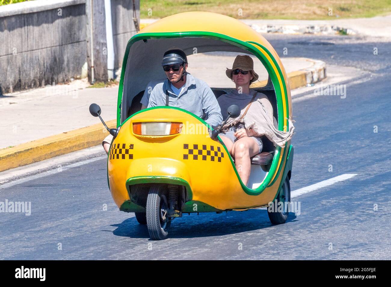 Coco taxi transportation vehicle, Varadero, Cuba, 2017 Stock Photo - Alamy