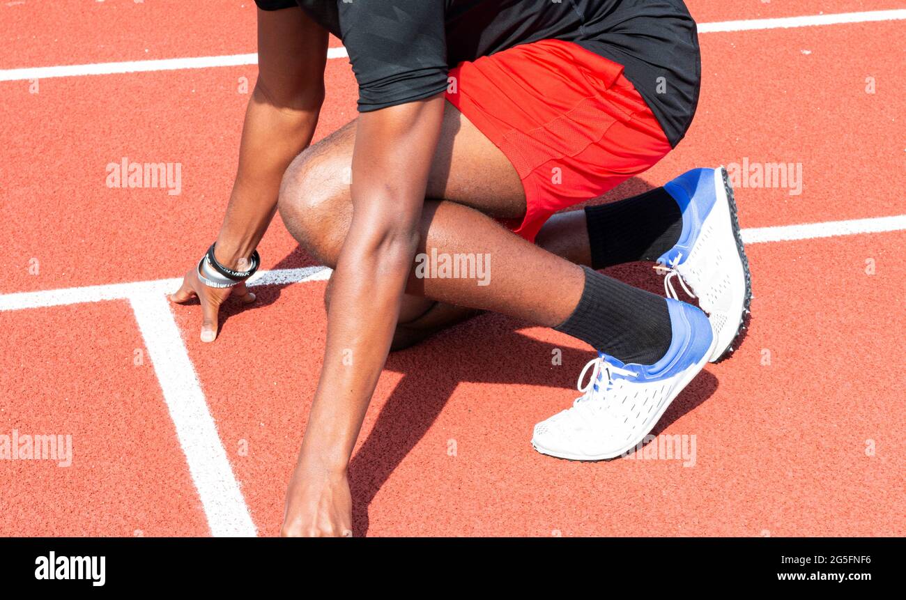 Running race start line hi-res stock photography and images - Alamy