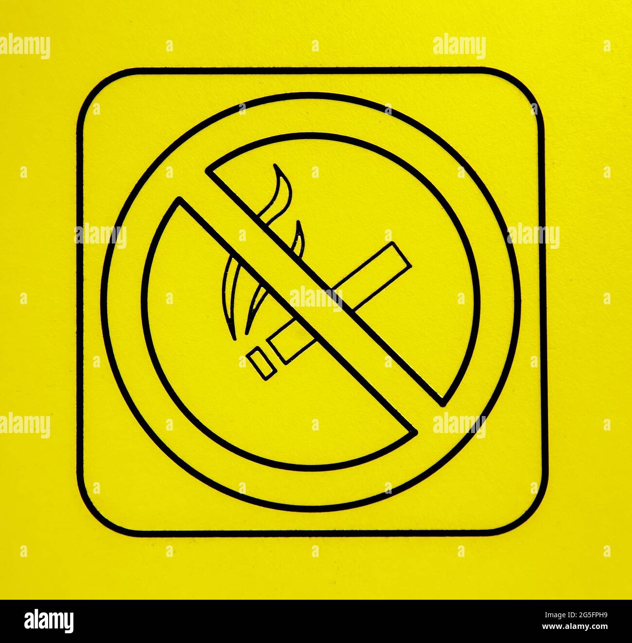 Obligation sign detail, smoke-free space Stock Photo - Alamy