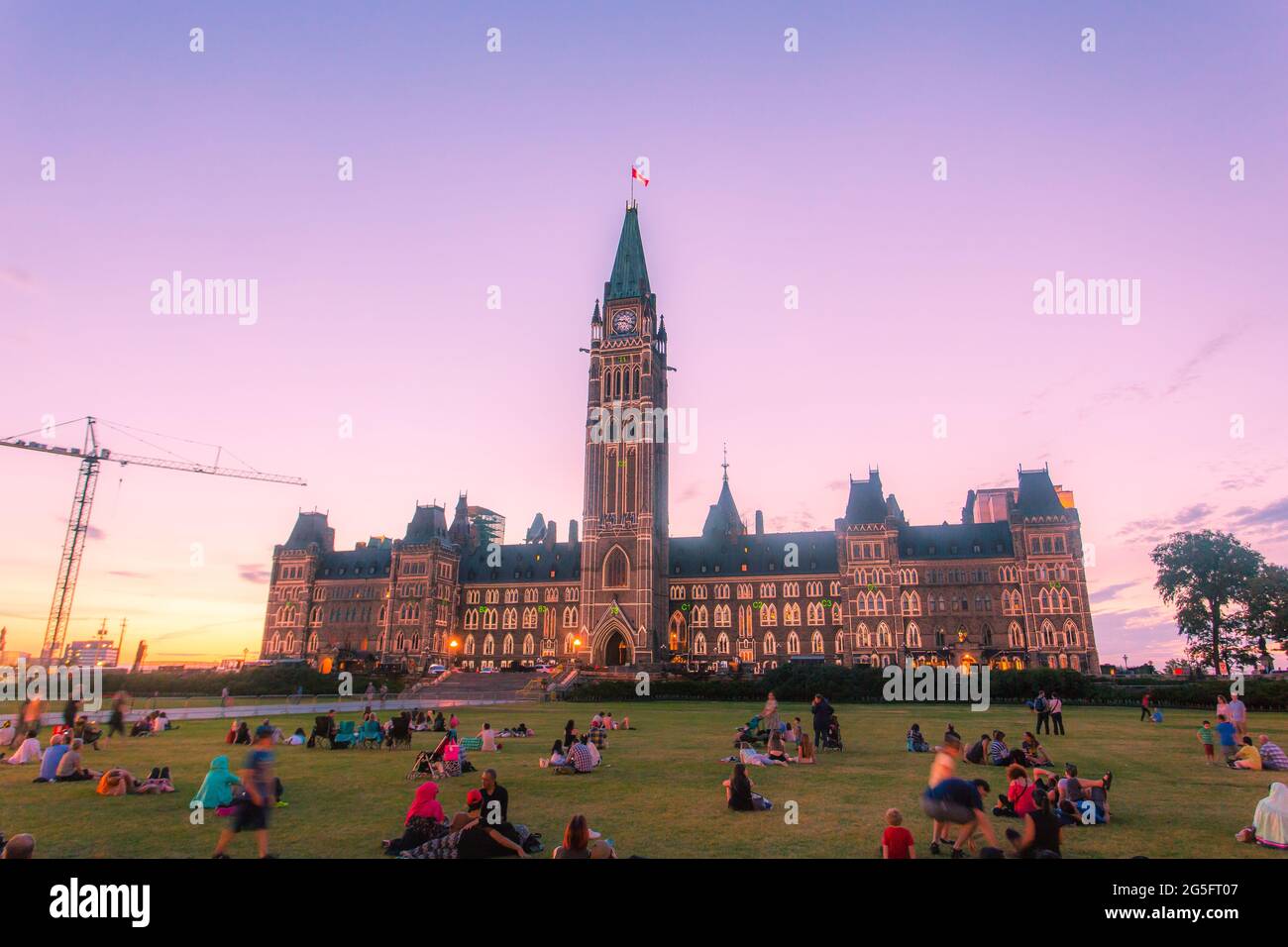Ottawa parliament hill panorama hi-res stock photography and images - Alamy