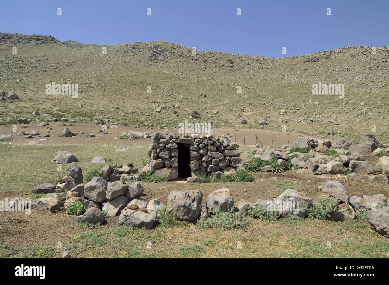 mountain house refuge in Turkey traditional architecture of dry stone ...