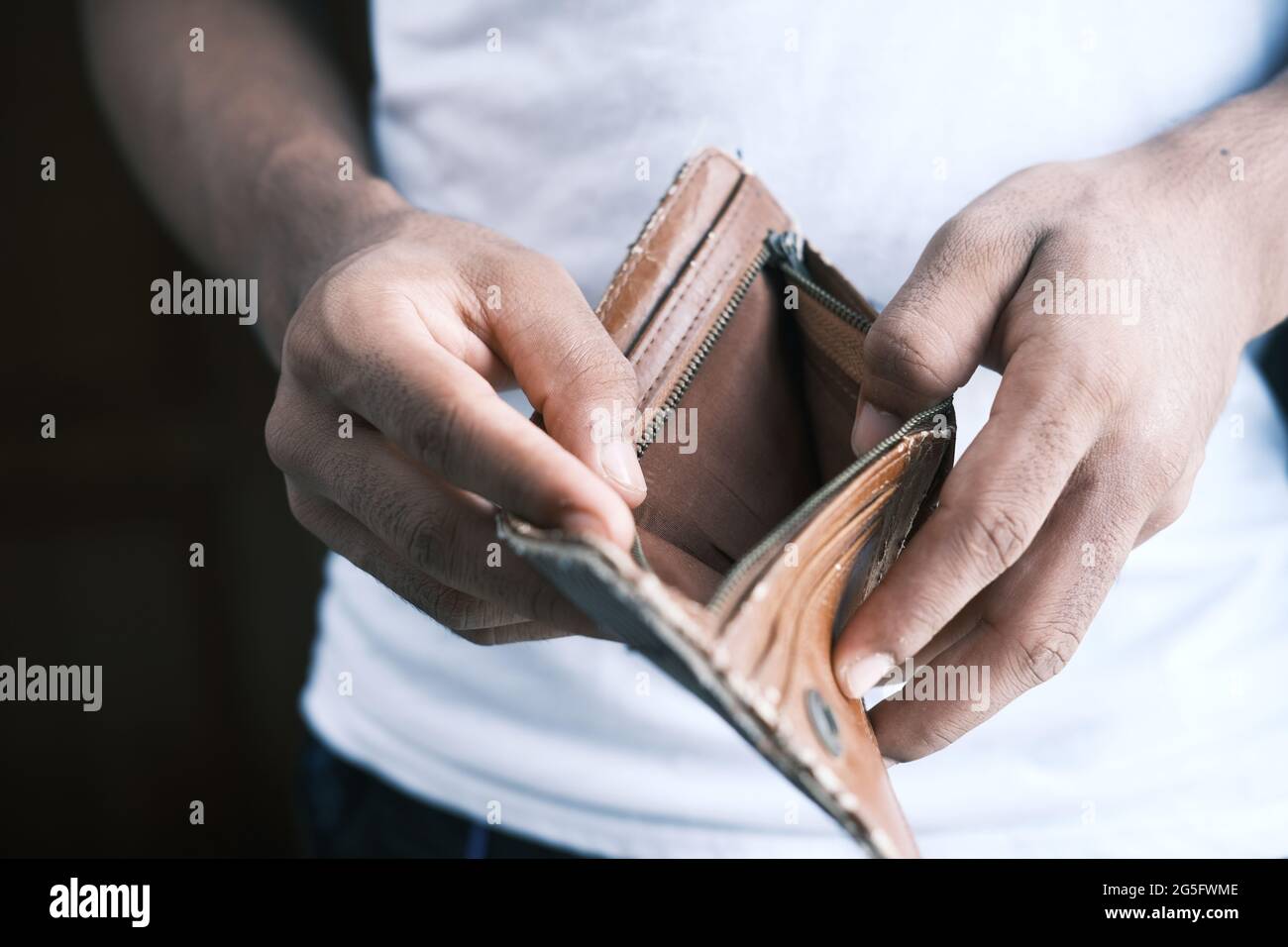Man hand open an empty wallet with copy space Stock Photo - Alamy