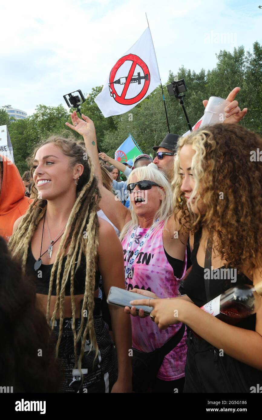 End to covid 19 restrictions hi-res stock photography and images - Alamy