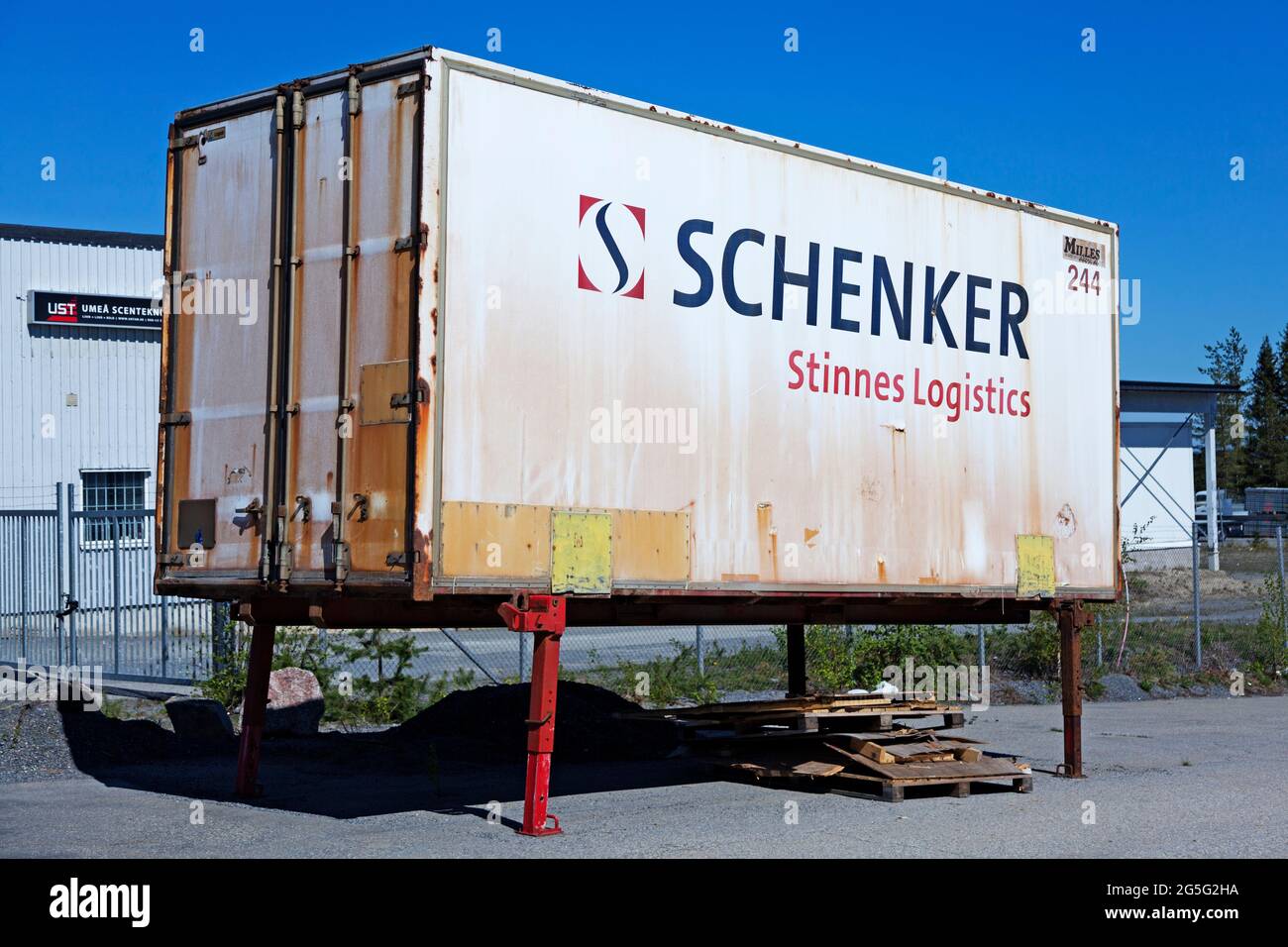 Self loading container ship hi-res stock photography and images - Alamy