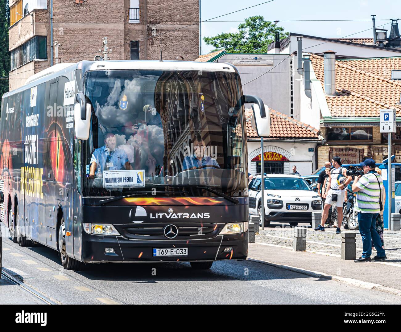 The bus with the BH women's basketball team arrived in front of the ...