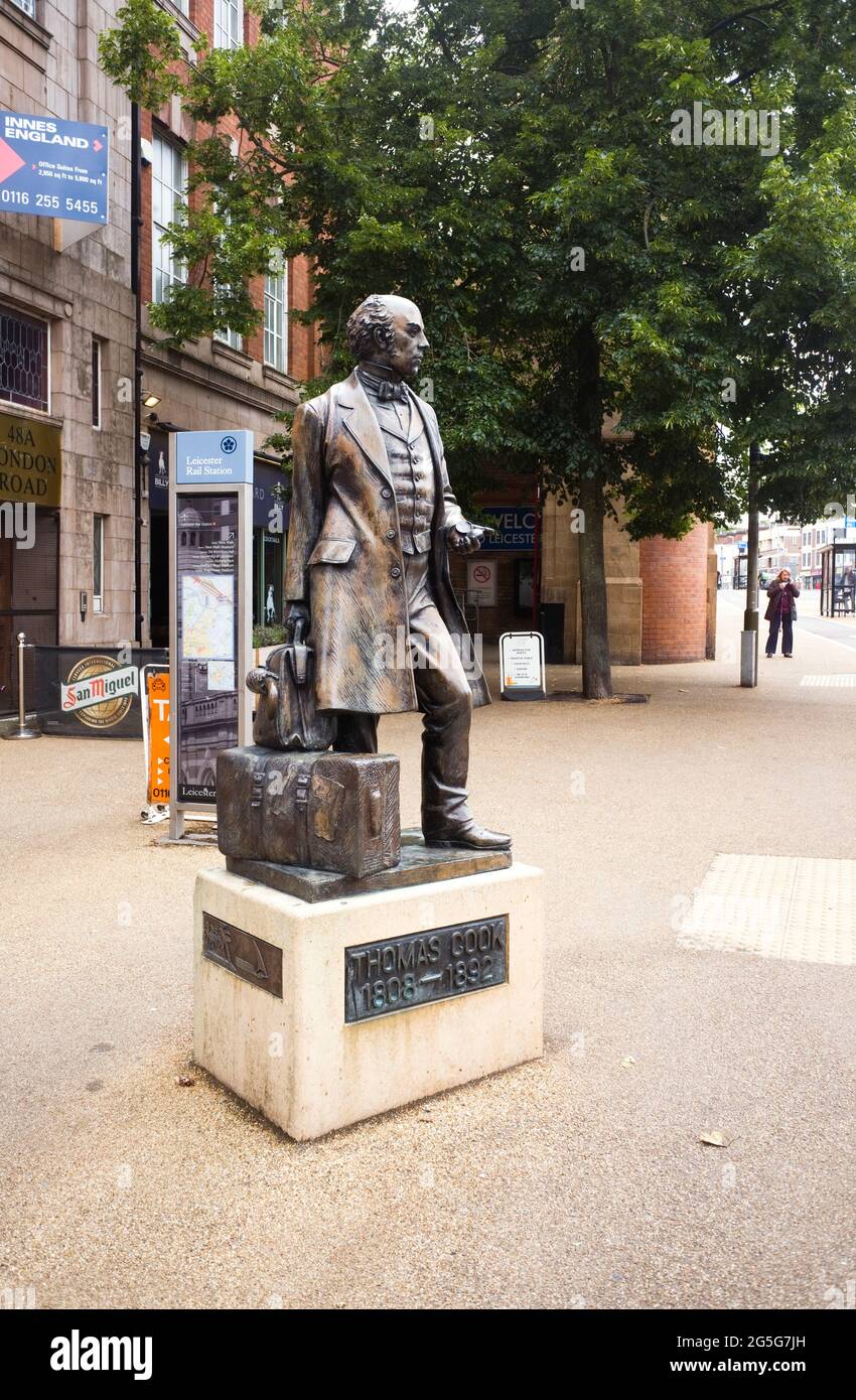 Statue of Thomas Cook outside Leicester Railway Station Stock Photo - Alamy