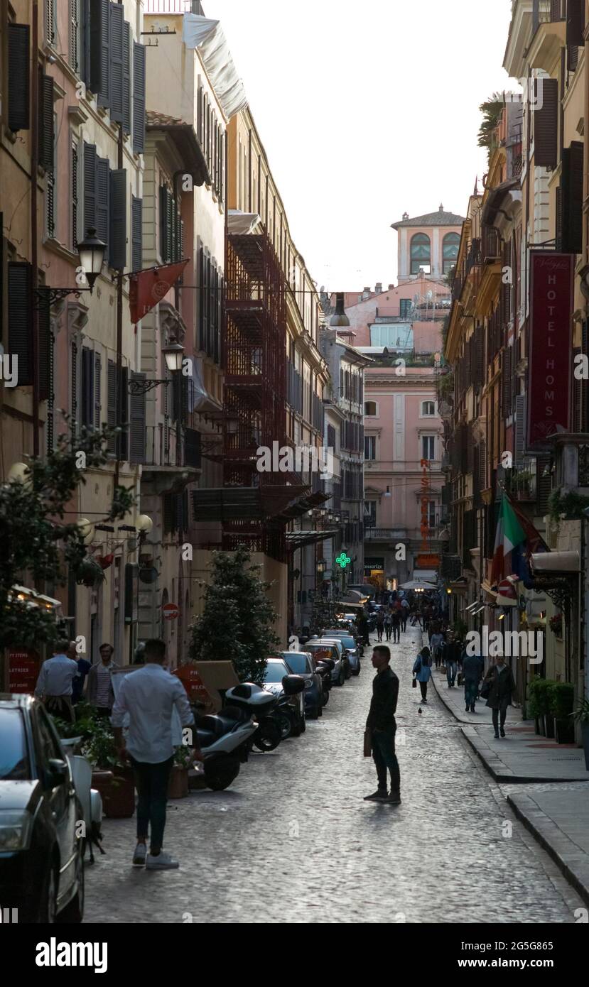 Rue rome hi-res stock photography and images - Alamy